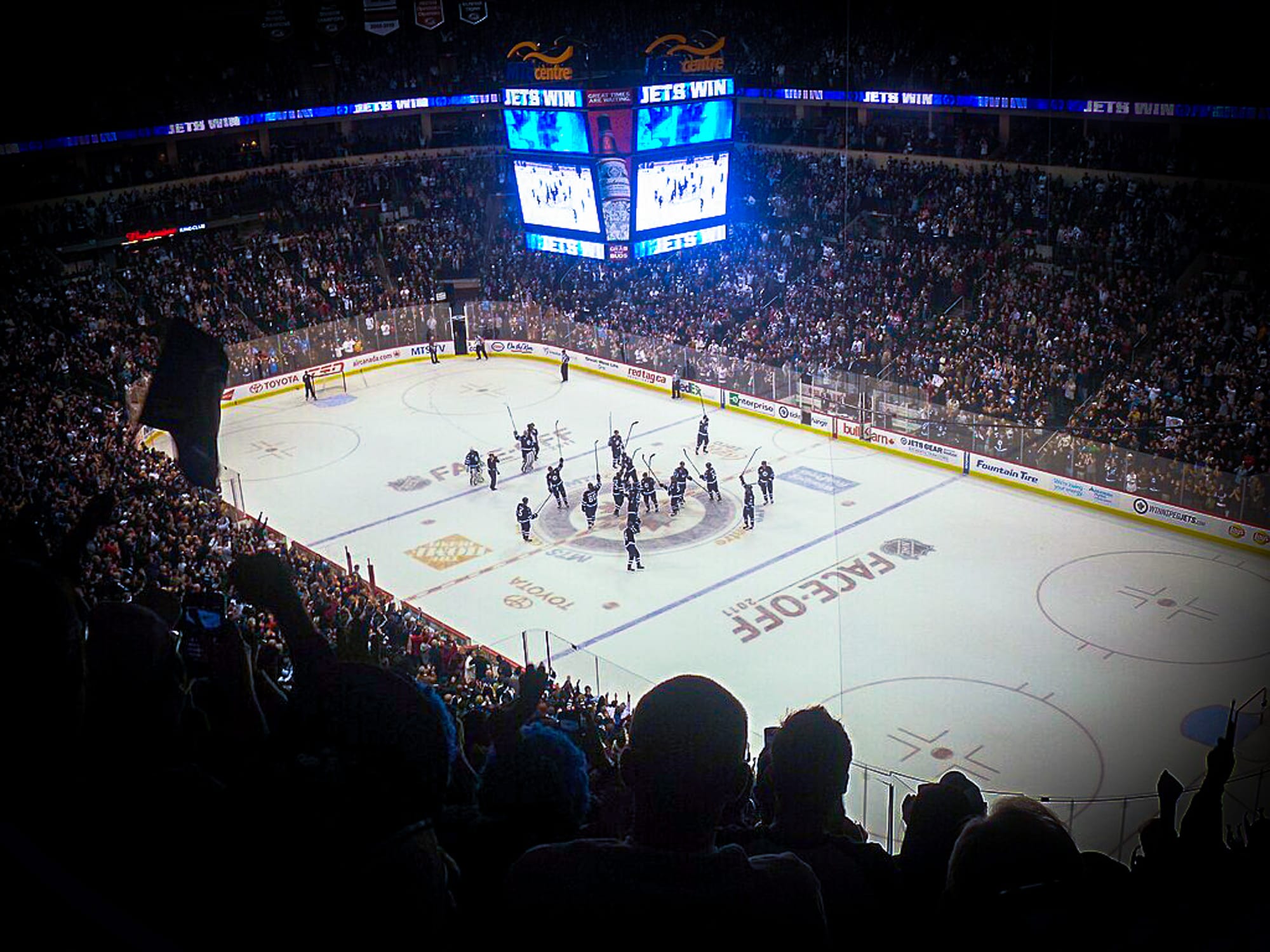 Jets shock NHL with blazing start